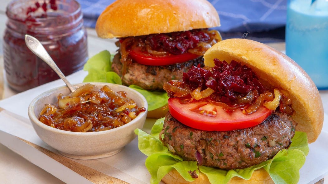 Beef burger with caramelised onion Recipe | Chelsea Sugar
