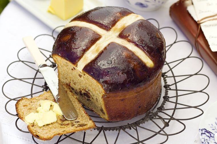 Easter Hot Cross Buns (Breadmaker) Recipe | Chelsea Sugar